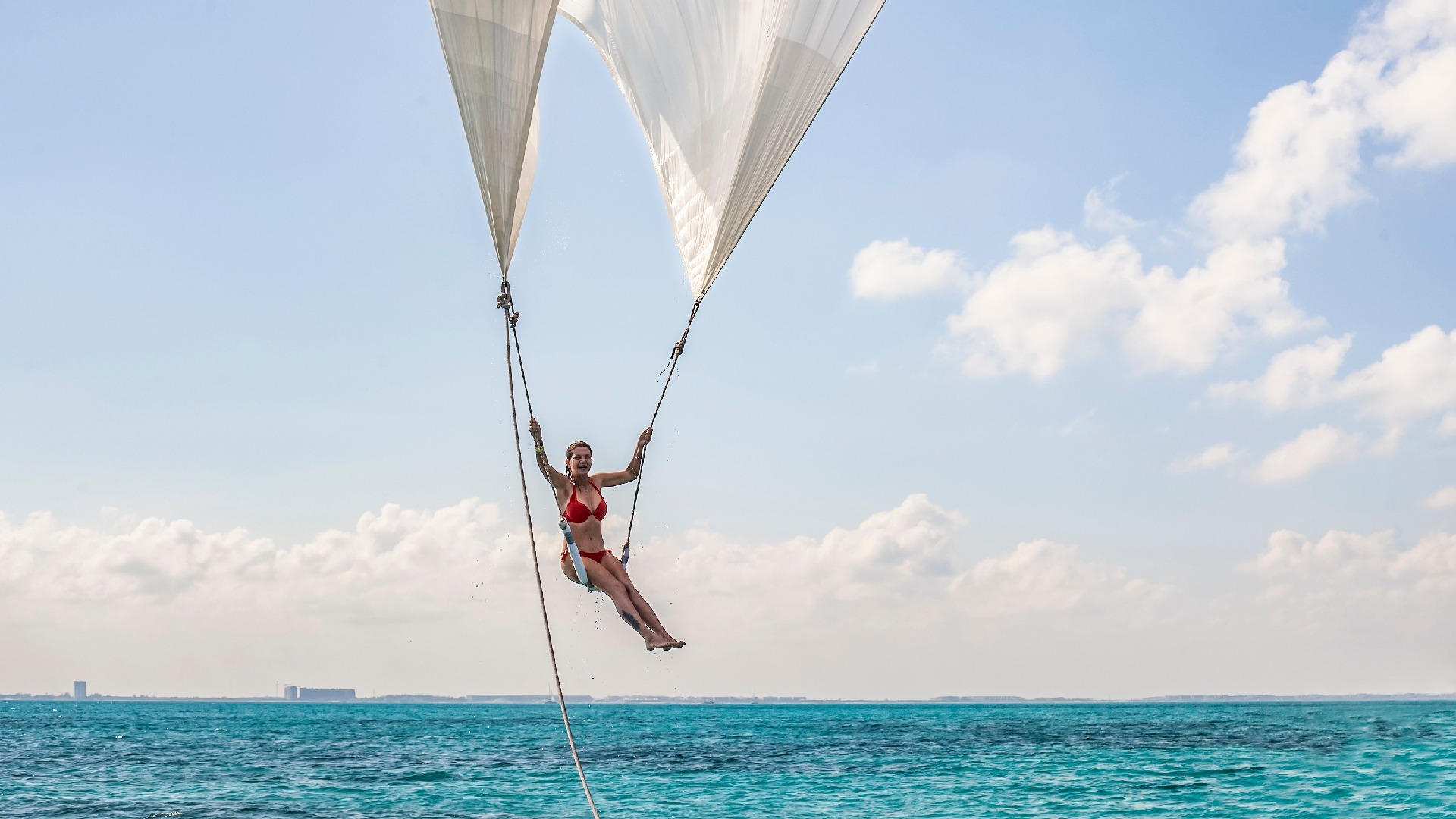 🥳 Tour de fiesta a Isla Mujeres en Catamaran desde Cancún | Cancun Sailing