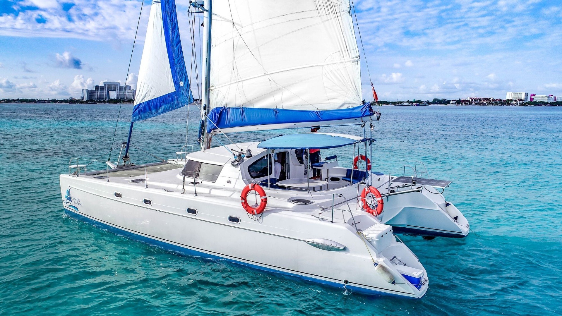 Private Catamaran Tours for 35 people 4 Vents | Cancun Sailing