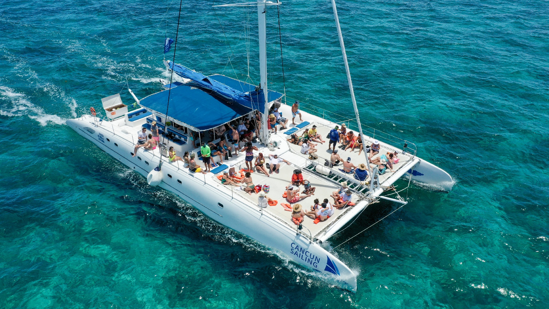 🥳 Isla Mujeres booze cruise tour from Cancun | Cancun Sailing